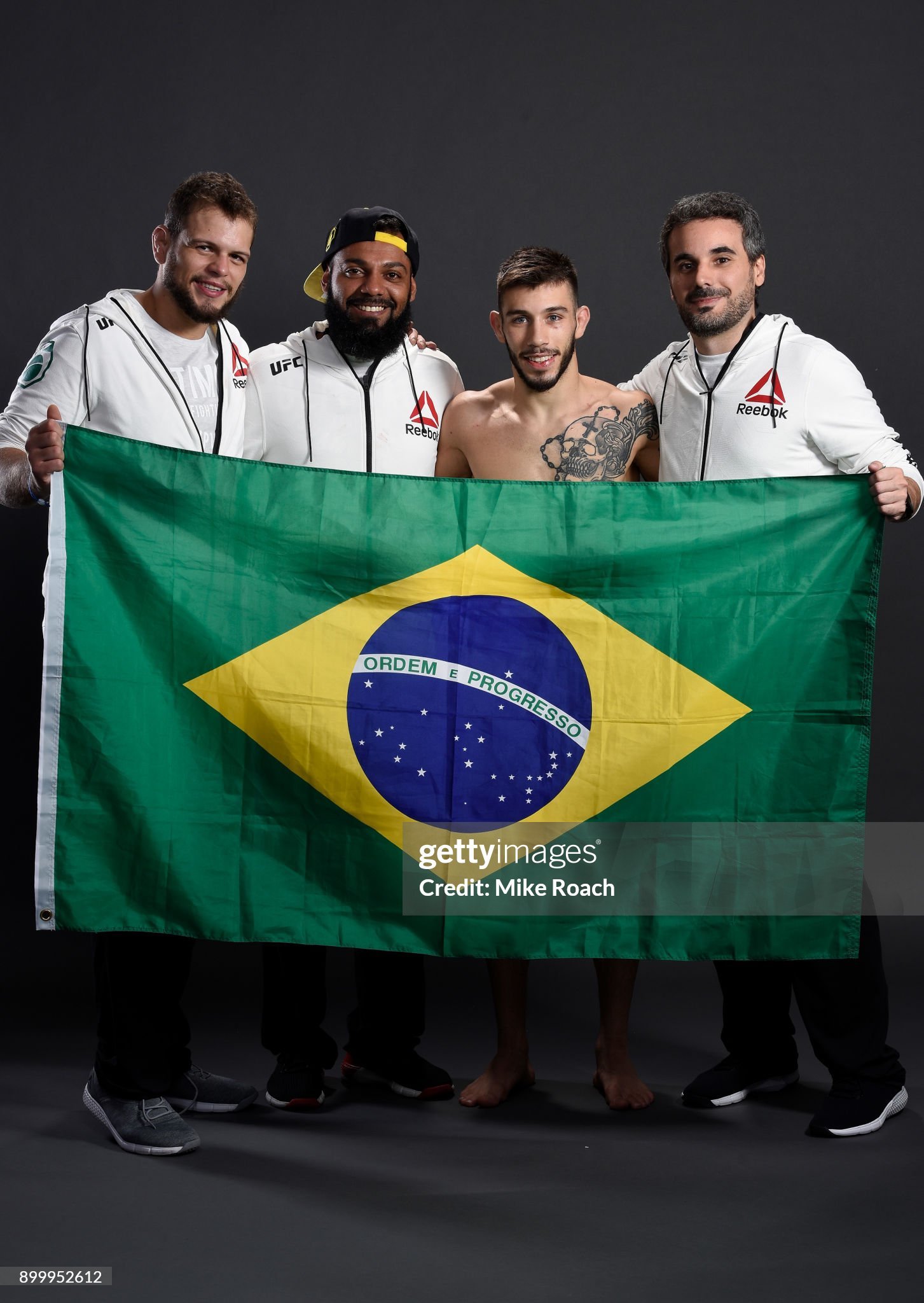 Matheus Nicolau's feet