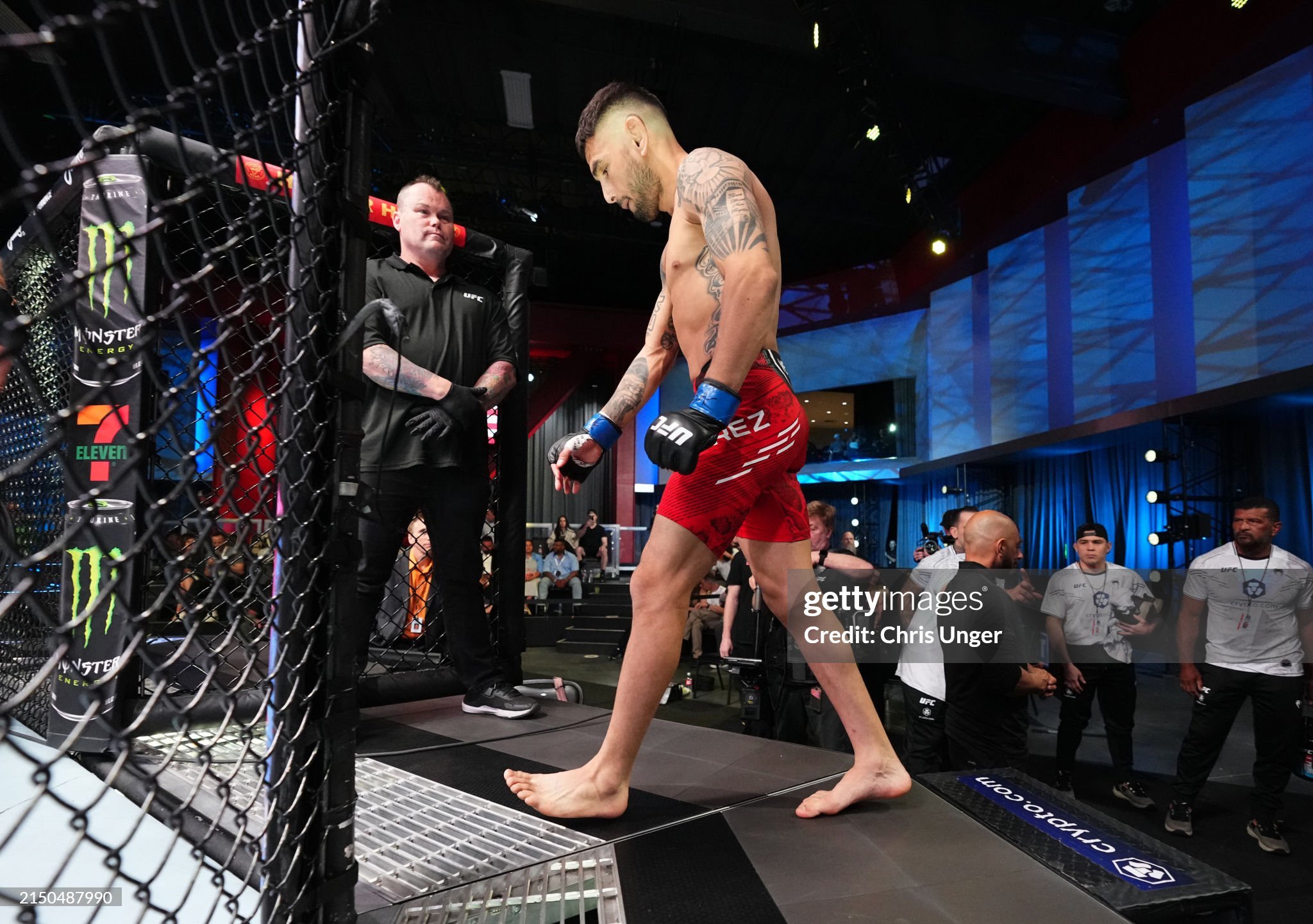 Matheus Nicolau's feet