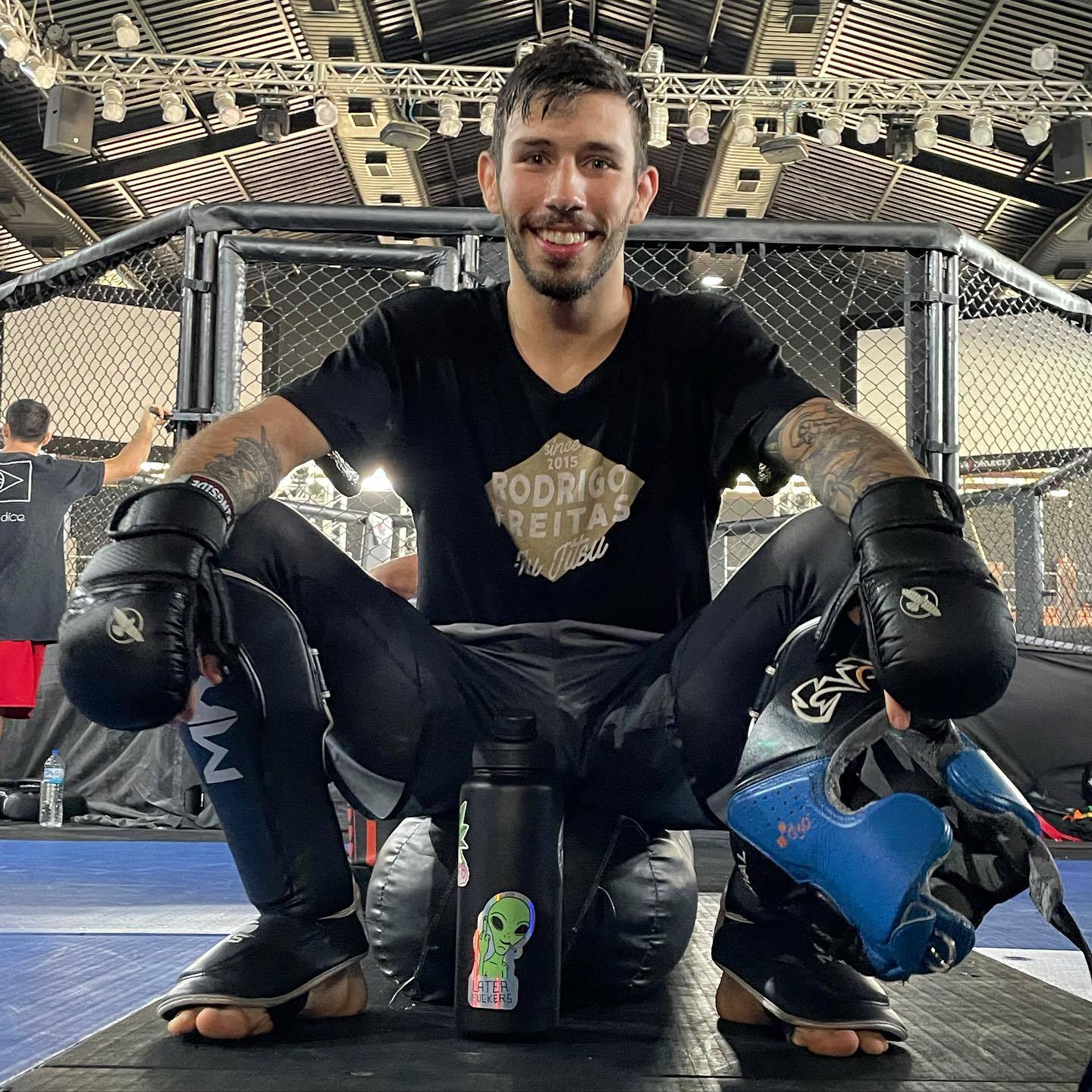 Matheus Nicolau's feet