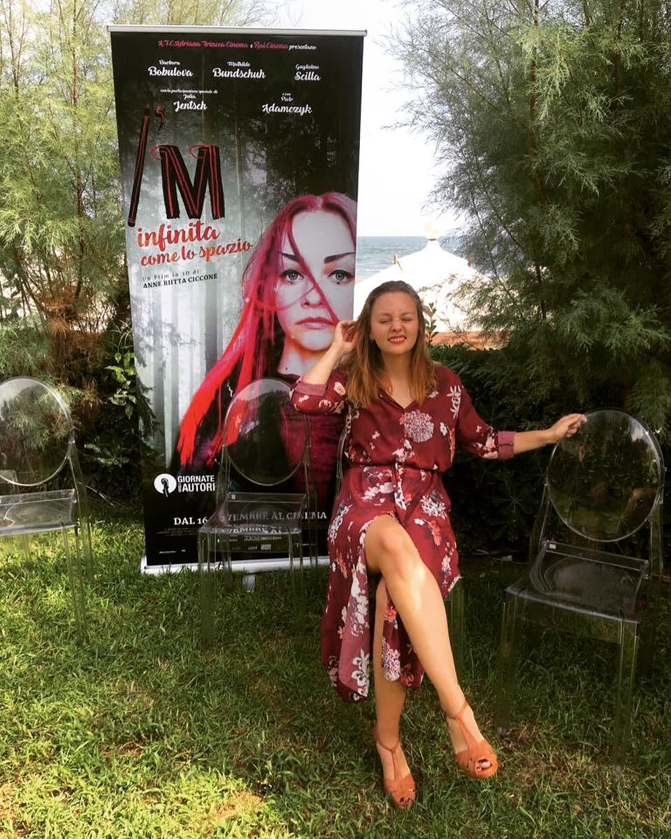 Mathilde Bundschuh's feet