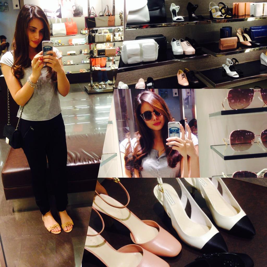 Max Collins's feet