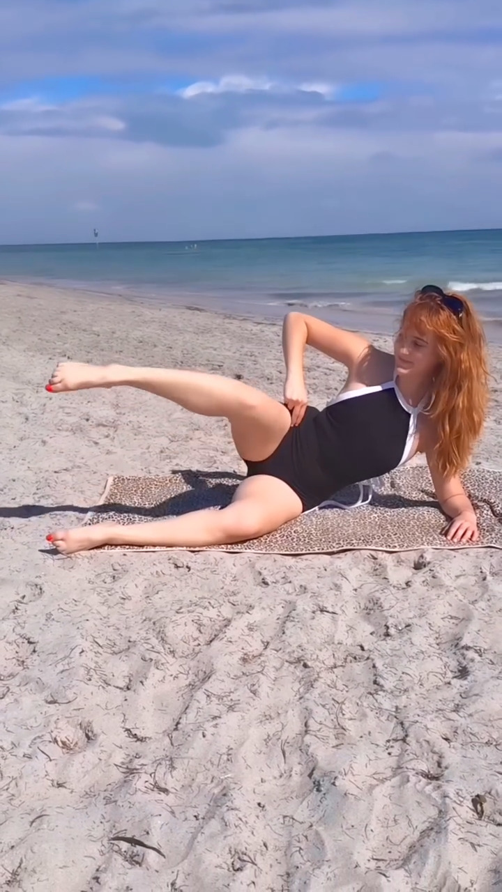 Maya Jade Frank's feet