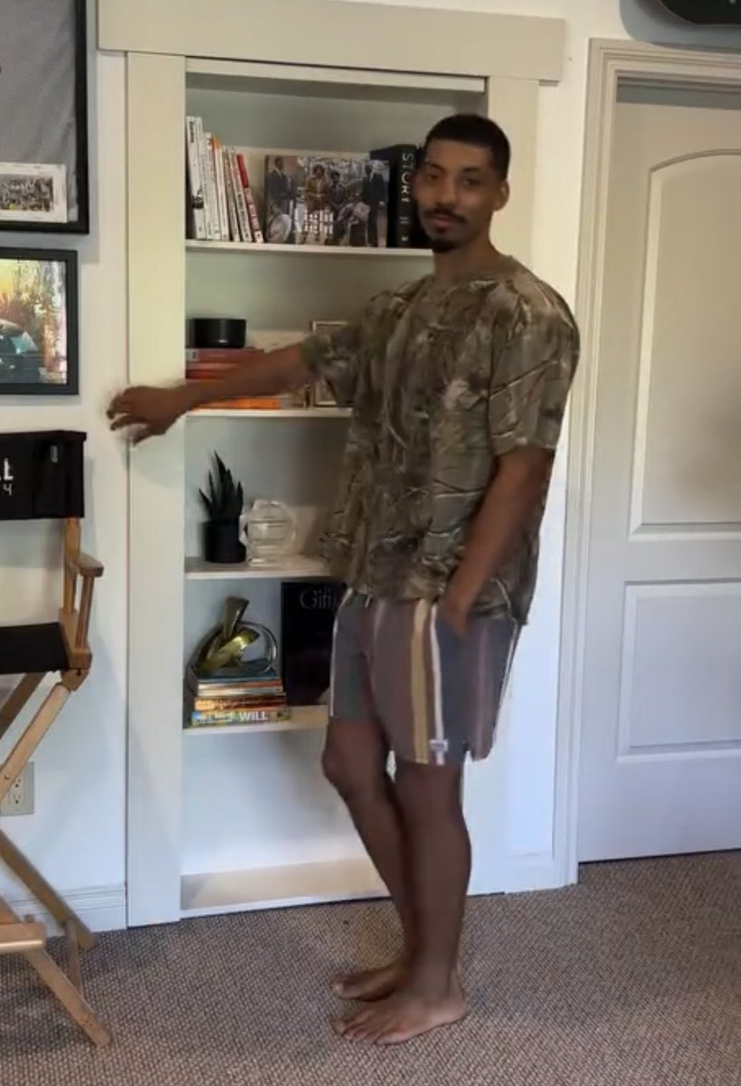 Melvin Gregg's feet