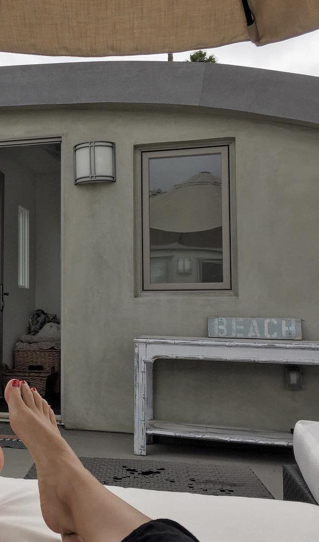 Meredith Noel Collier's feet