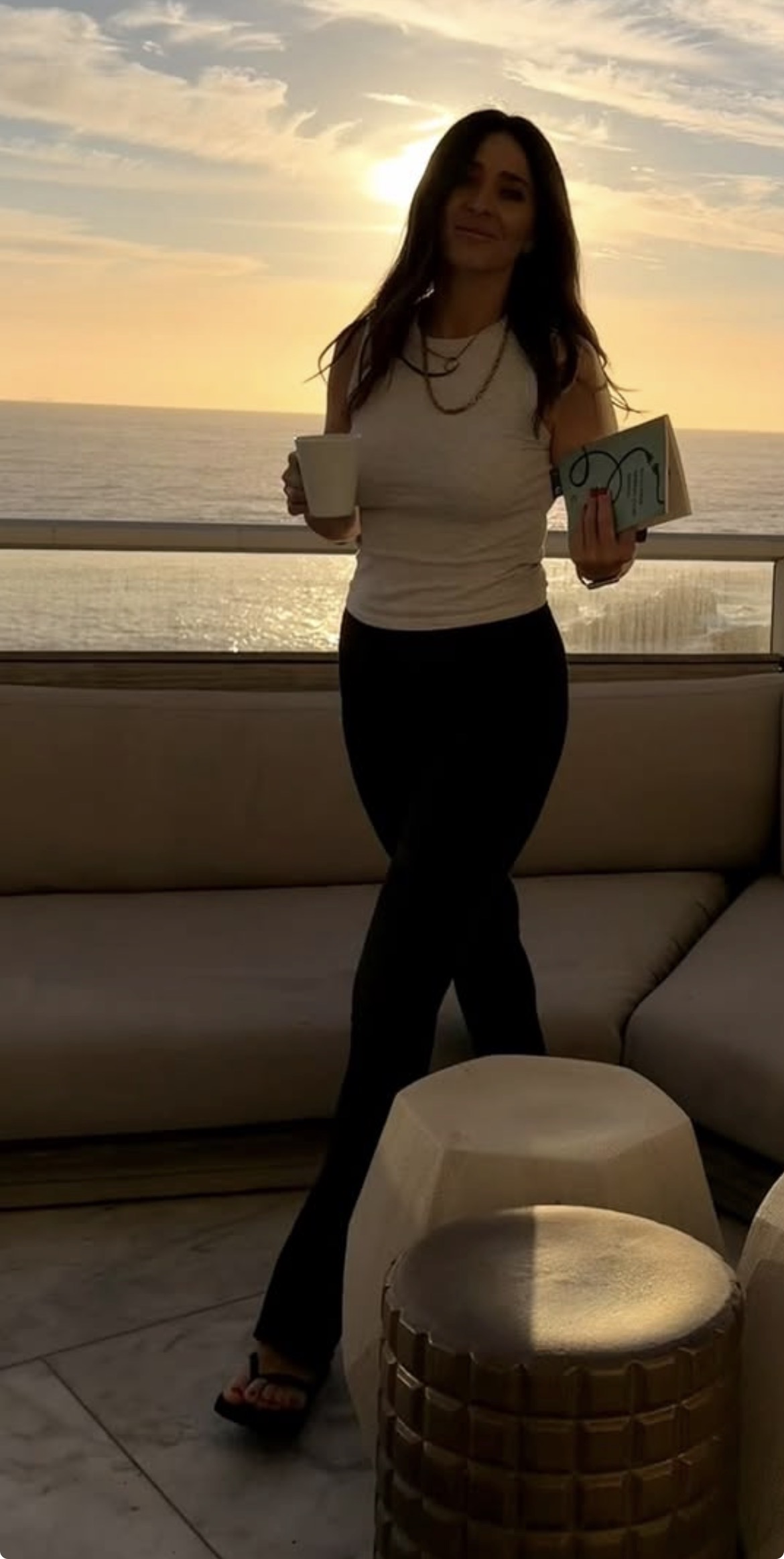 Merve Toy's feet