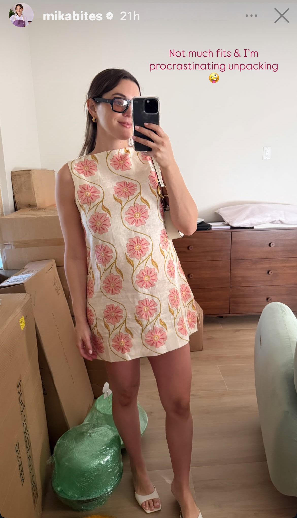 Mika Leon's feet