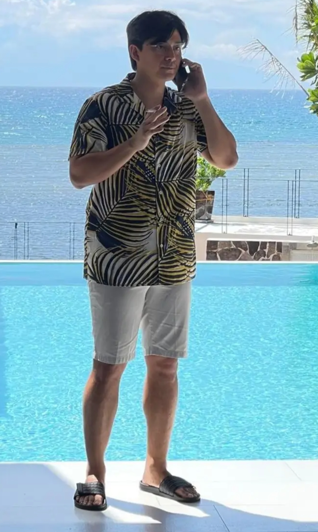 Mike Tan's feet