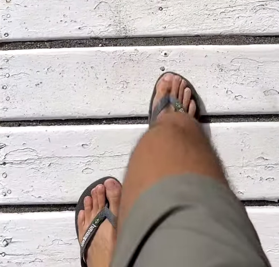 Milan Carvalho's feet