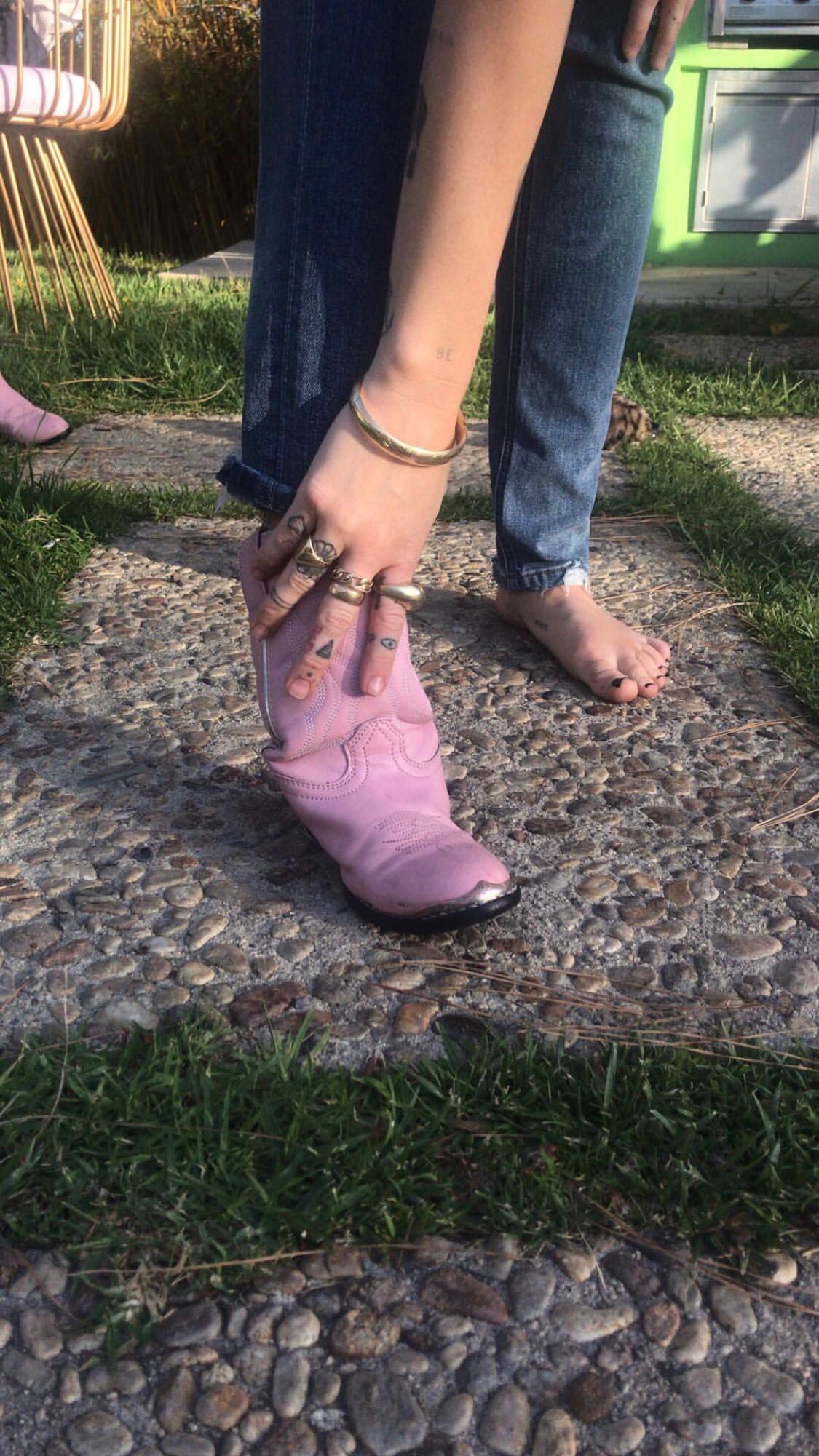 Miley Cyrus's Feet