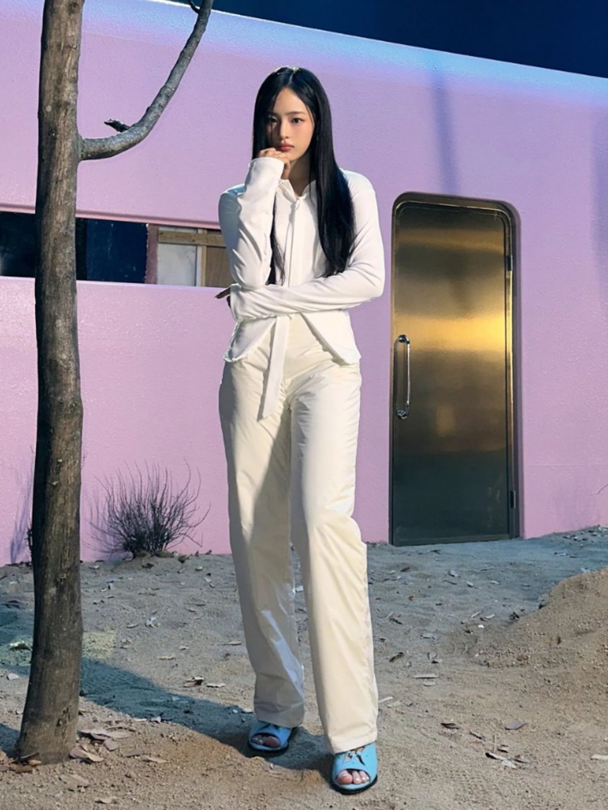 Minji Kim's feet