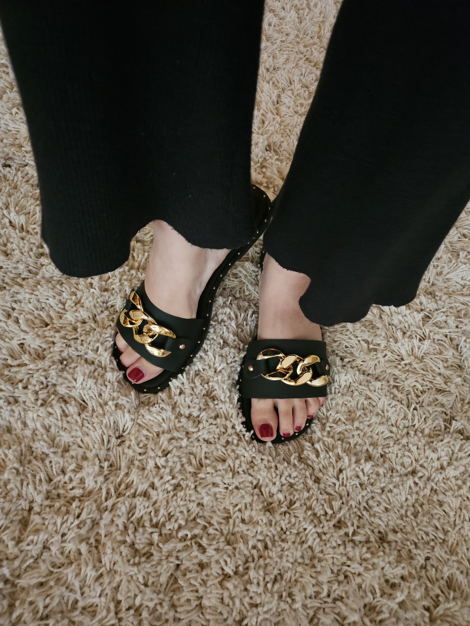 Miss Lith Domina's feet