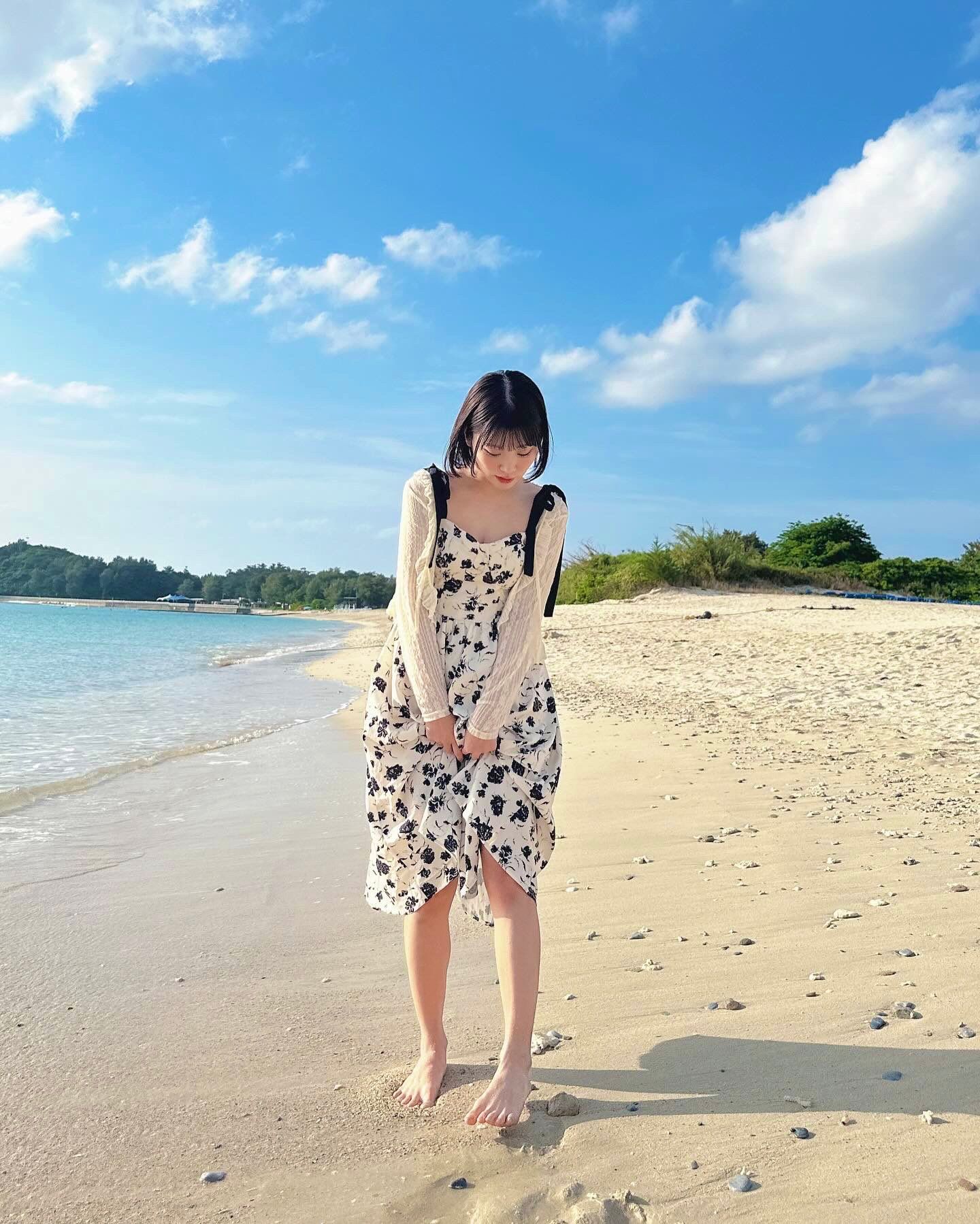 Miyu Mitsuha's feet