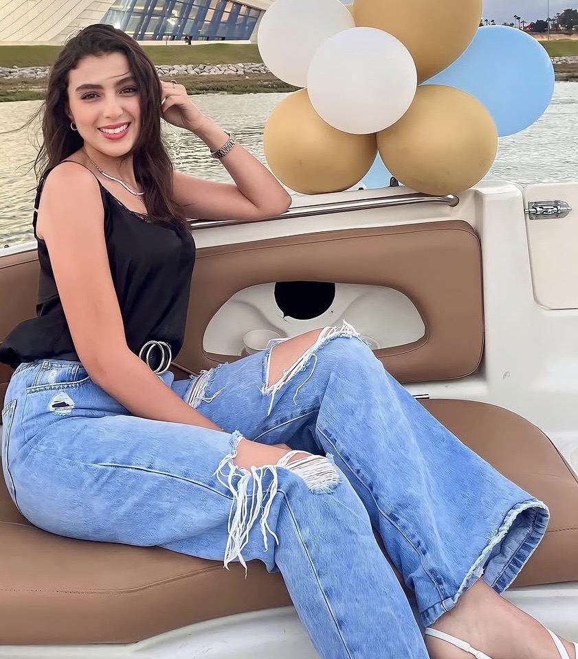 Nada Haddaoui's feet
