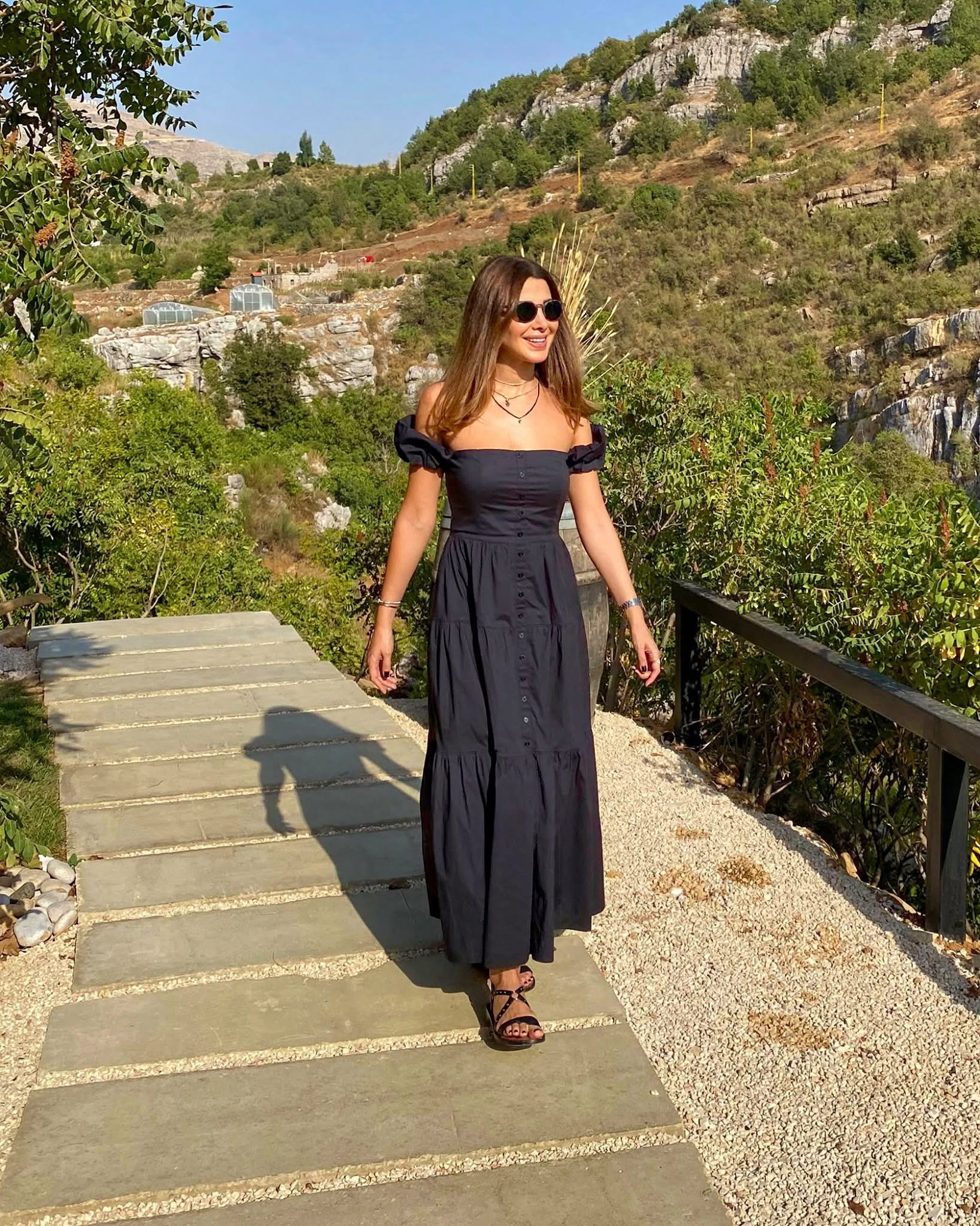 Nancy Ajram's feet