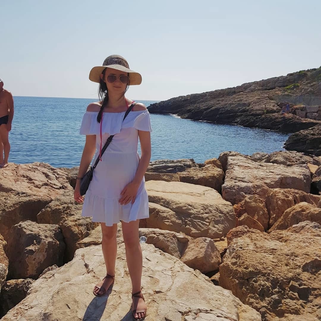 Natasha Rose Mills's feet