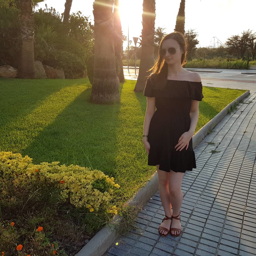 Natasha Rose Mills's feet