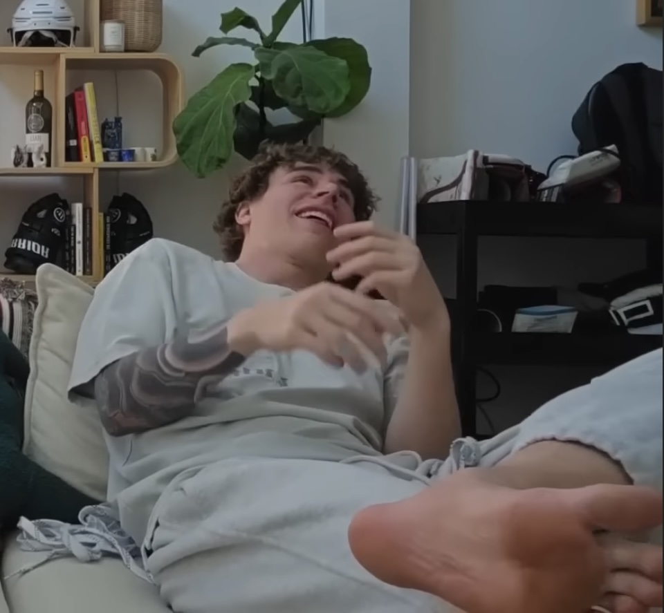 Nathan Blau's feet