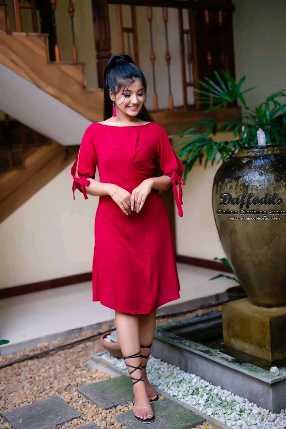 Nethmi Roshel's feet