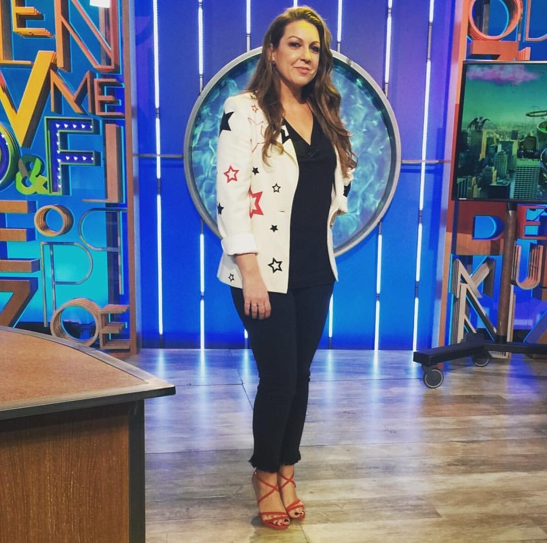 Niña Pastori's feet