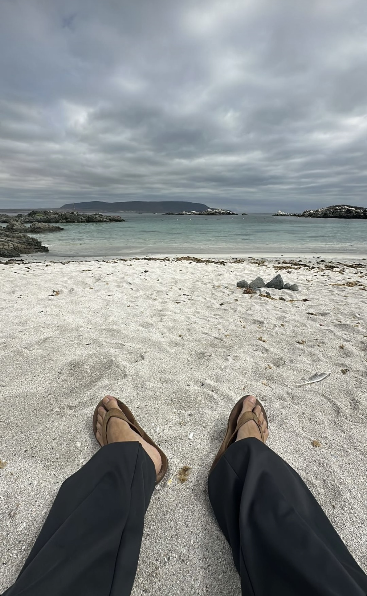 Nicolás Contreras's feet