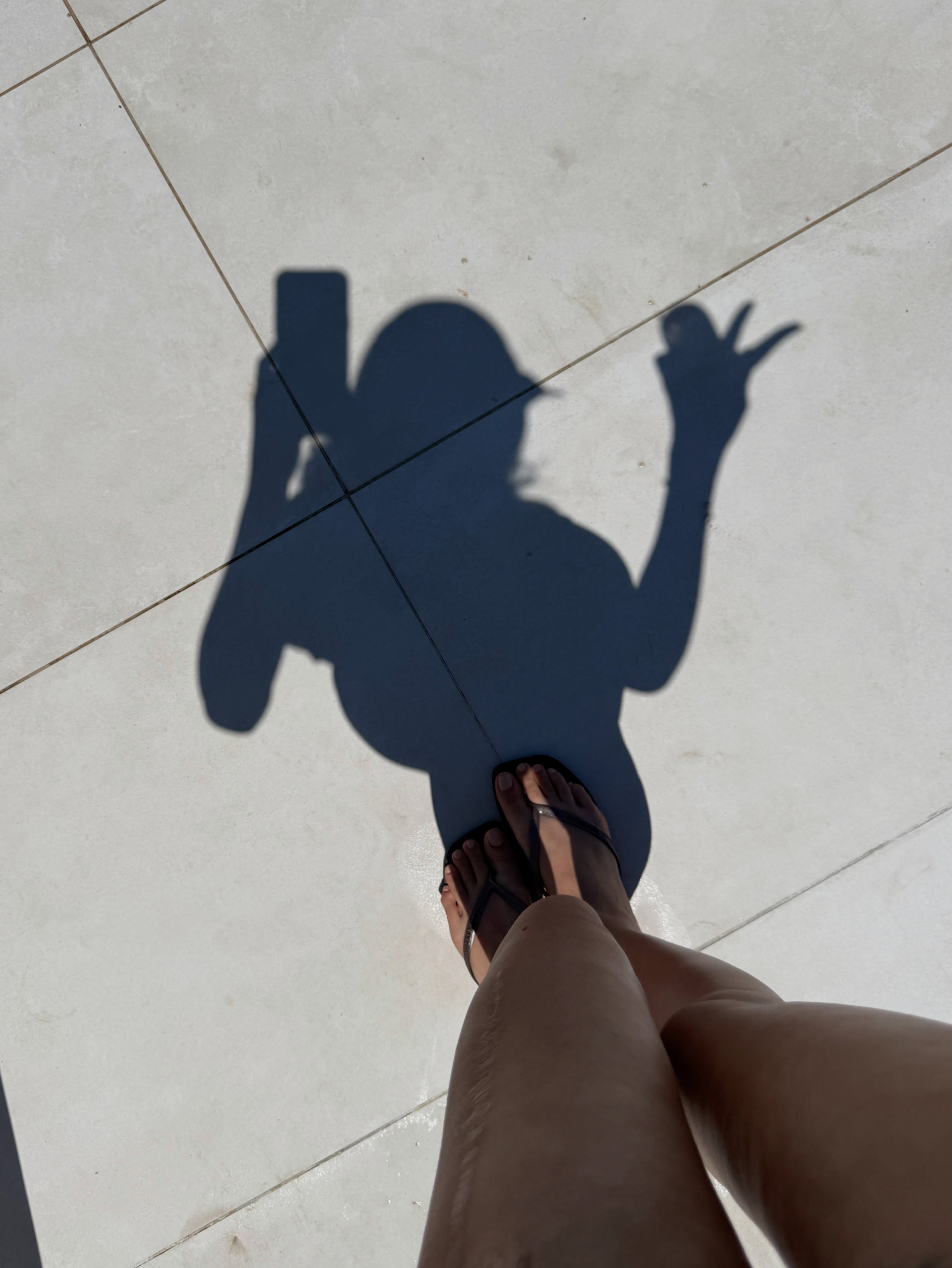 Nikki Lilly's feet