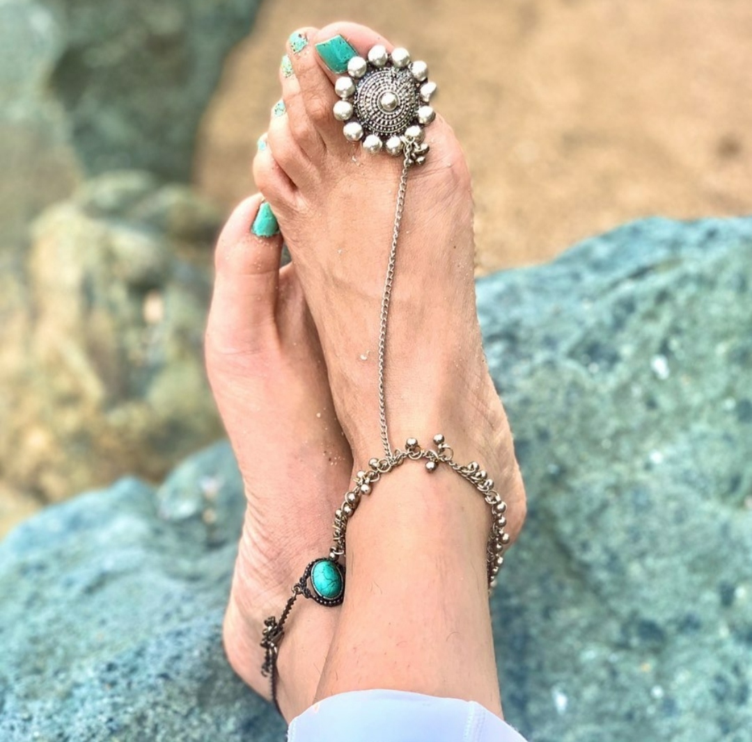 Nyra Banerjee's feet