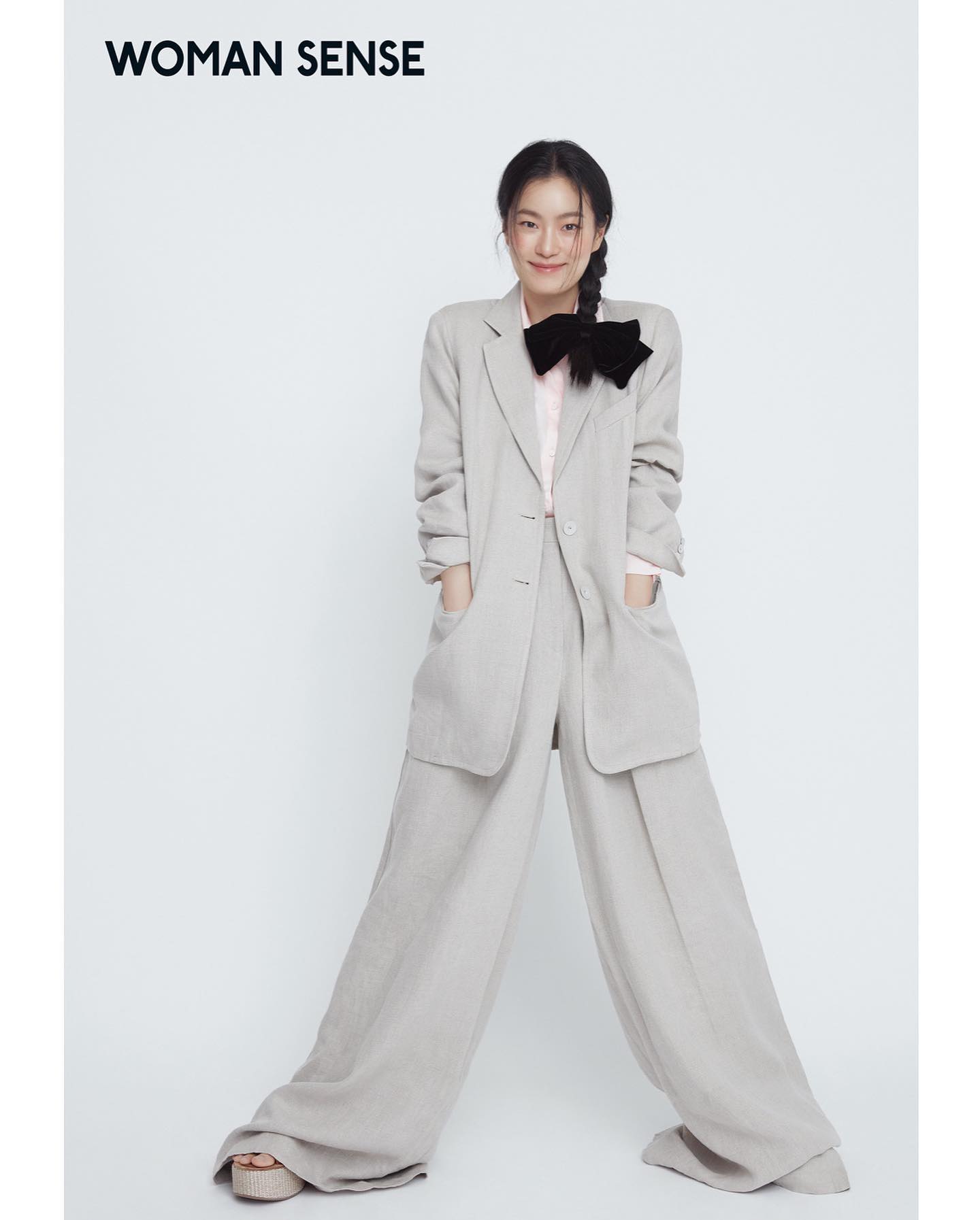 Ok Ja-yeon's feet