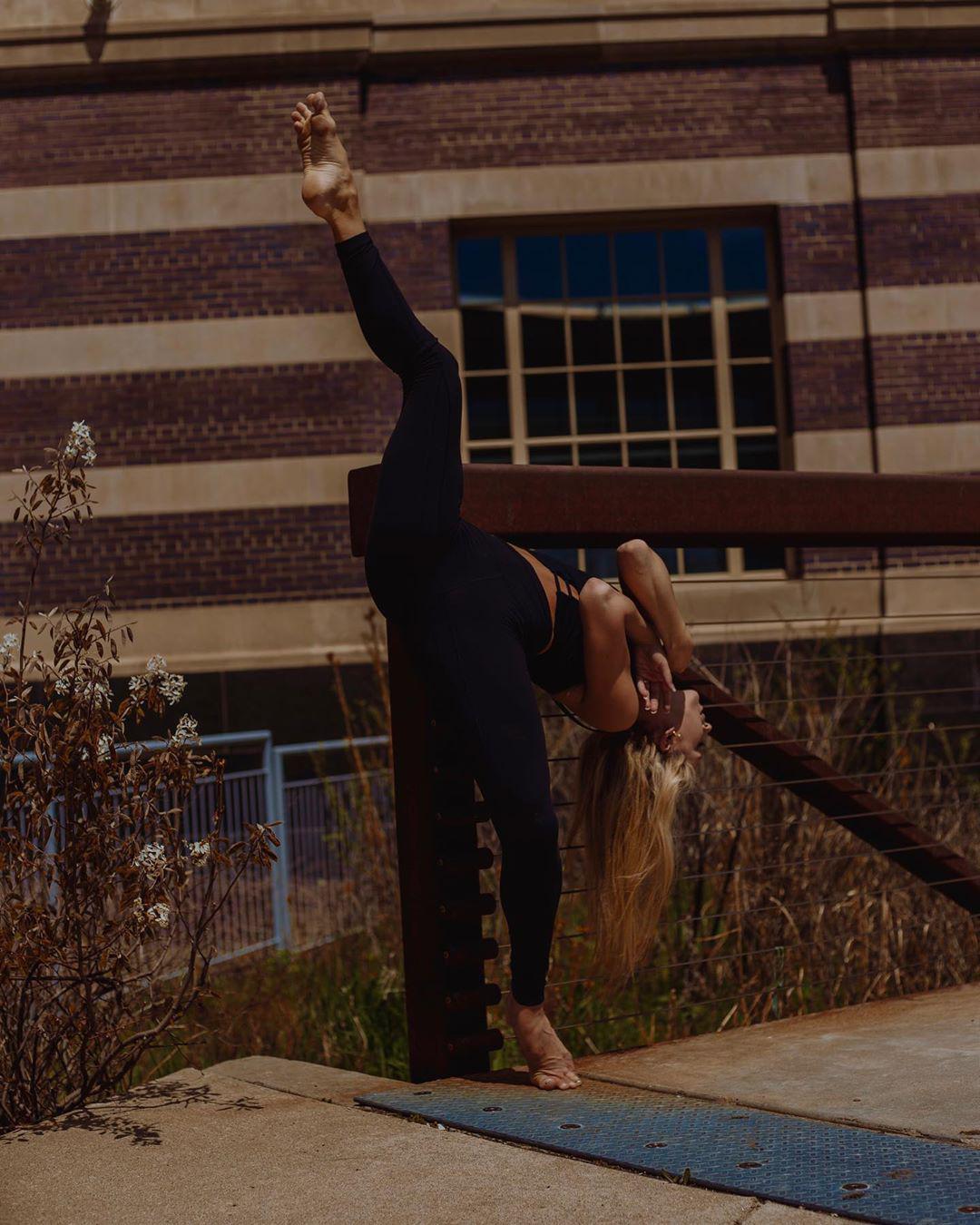 Olivia Tarchick's feet