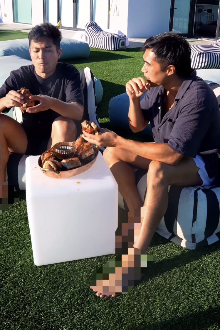 Owen Hans Feet