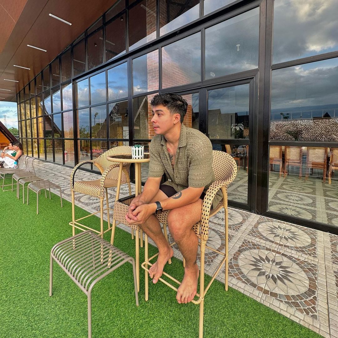 Paolo Gumabaos Feet
