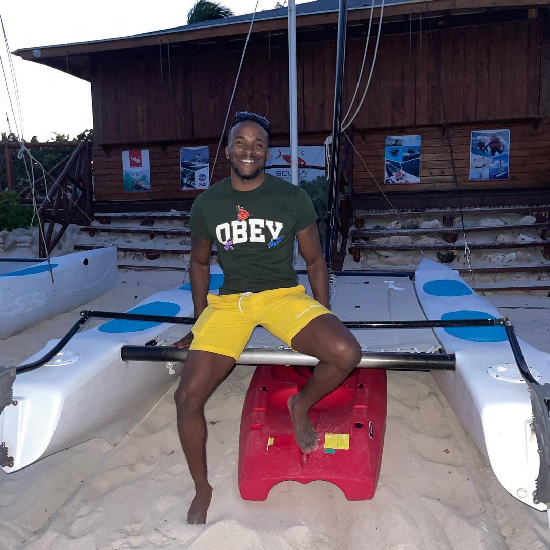 Pheonix Fellington's feet