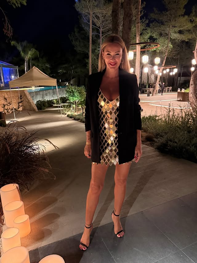 Pinar Altug's feet