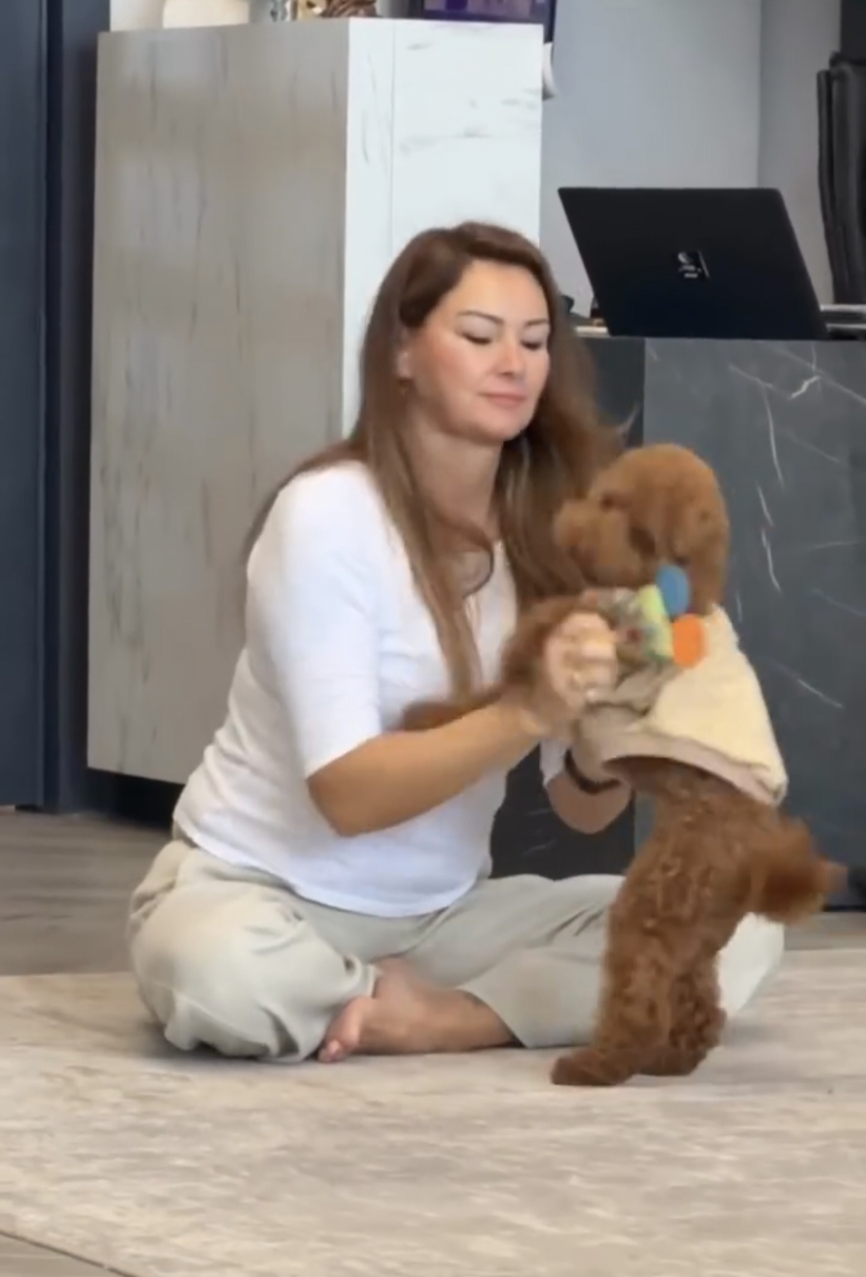 Pinar Altug's feet