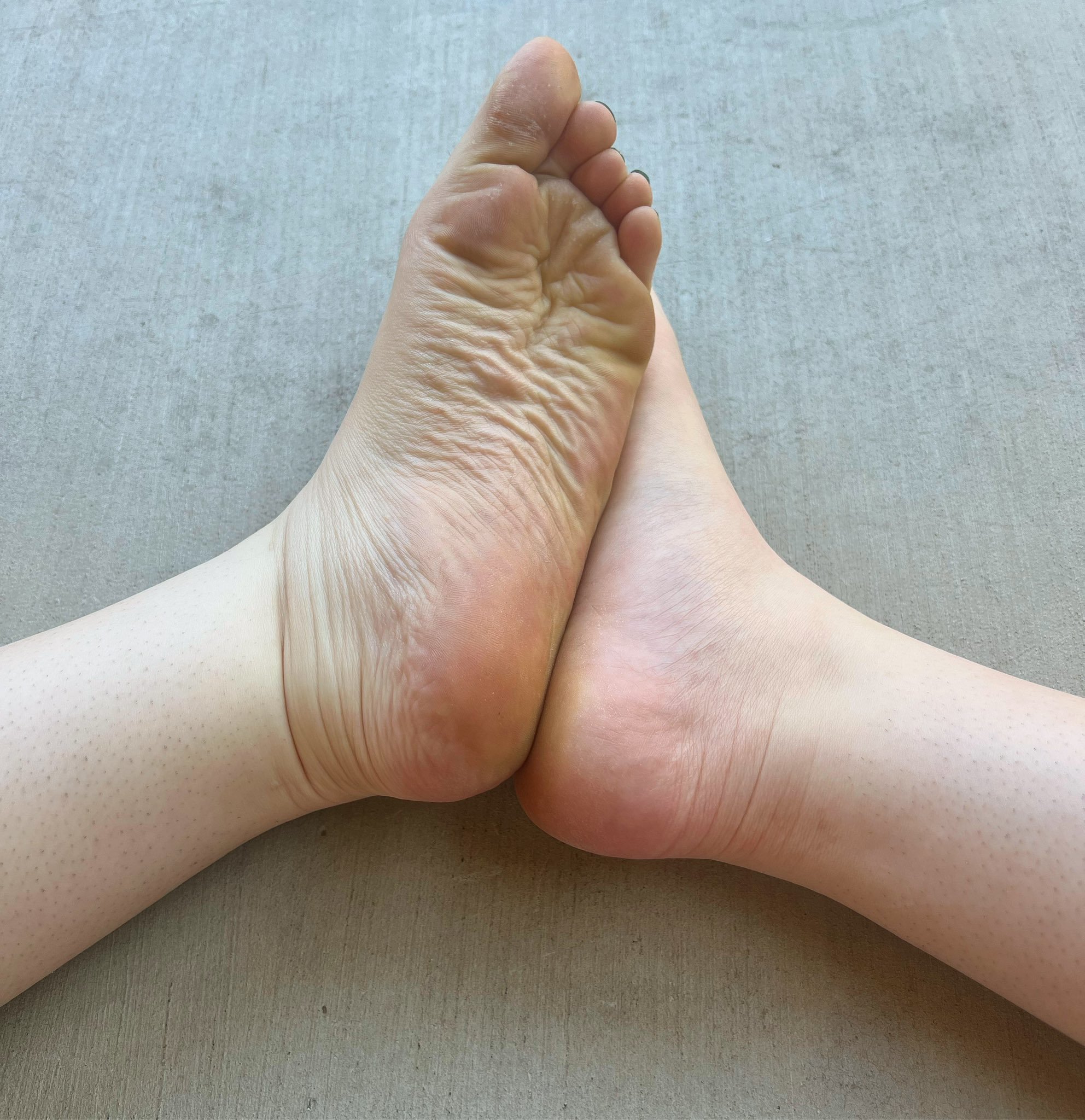 Princess Poison's feet