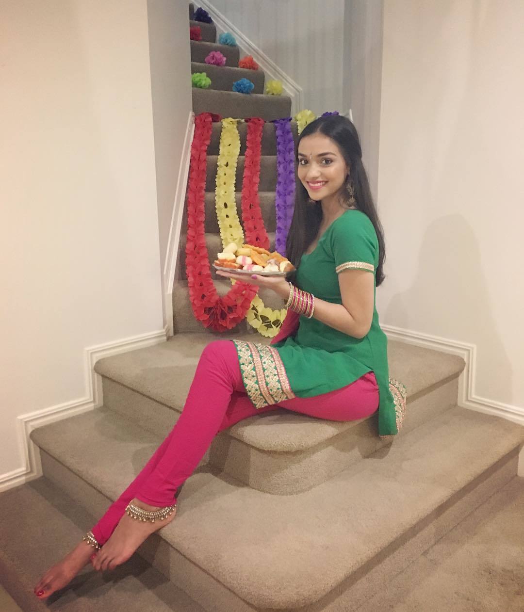 Priya Bharat-Khanna's Feet - I piedi di Priya Bharat-Khanna ... Priya Bharat-Khanna's Feet - I piedi di Priya Bharat-Khanna ...
