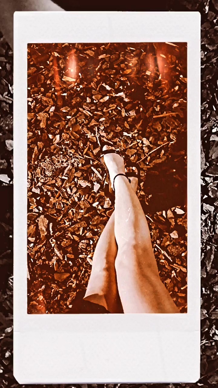 Rachel Comeau's feet