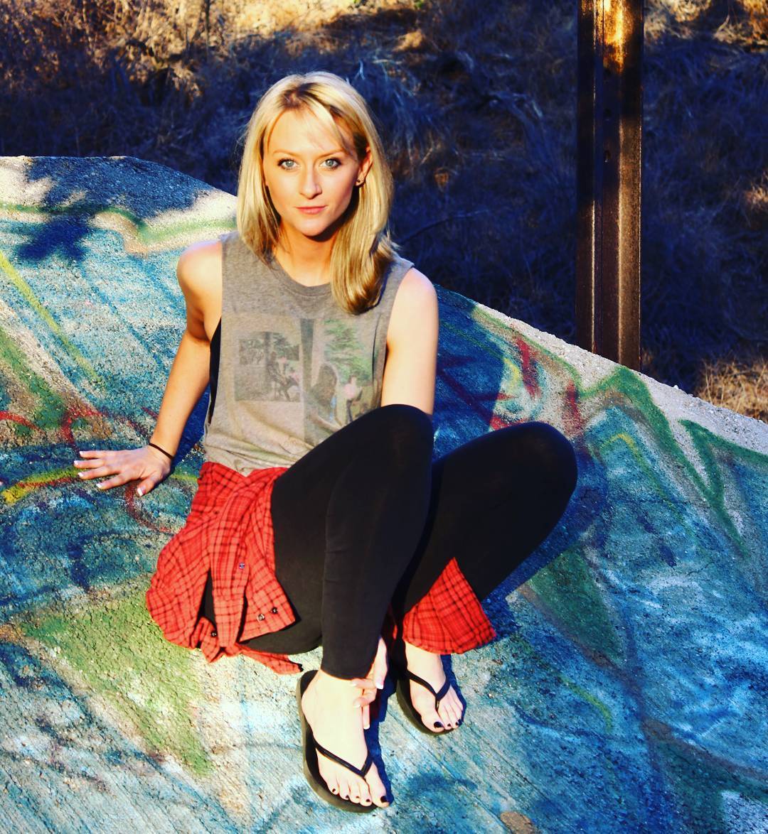Rheagan Wallace's feet