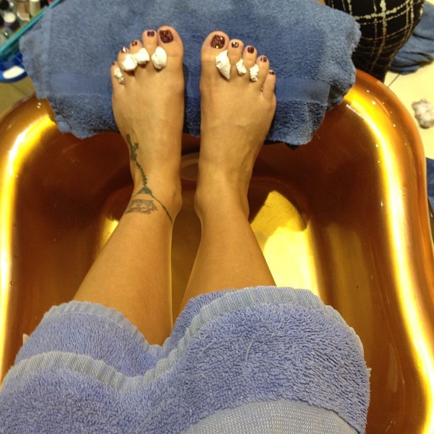 Rikki Six's feet
