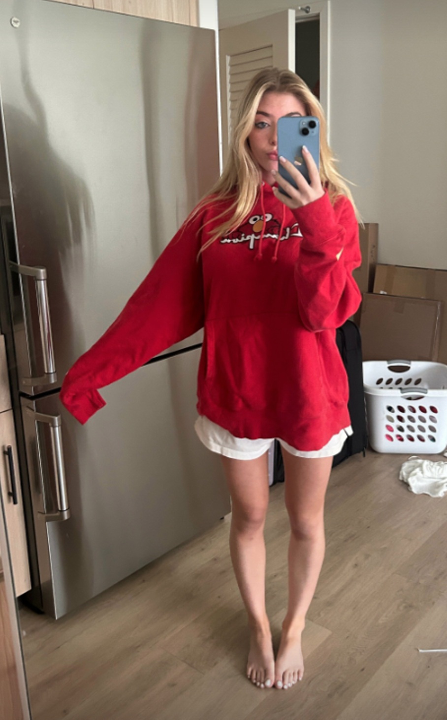 Riley Mae Lewis's feet