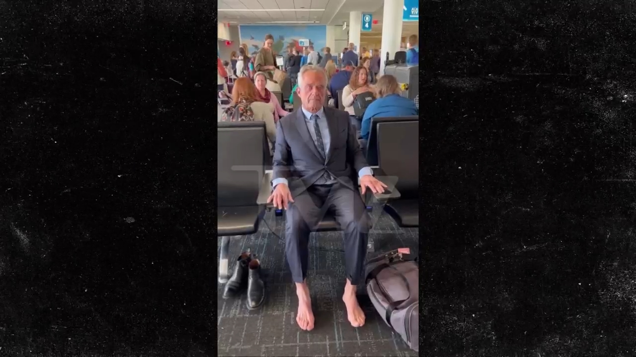Robert F. Kennedy Jr.'s feet