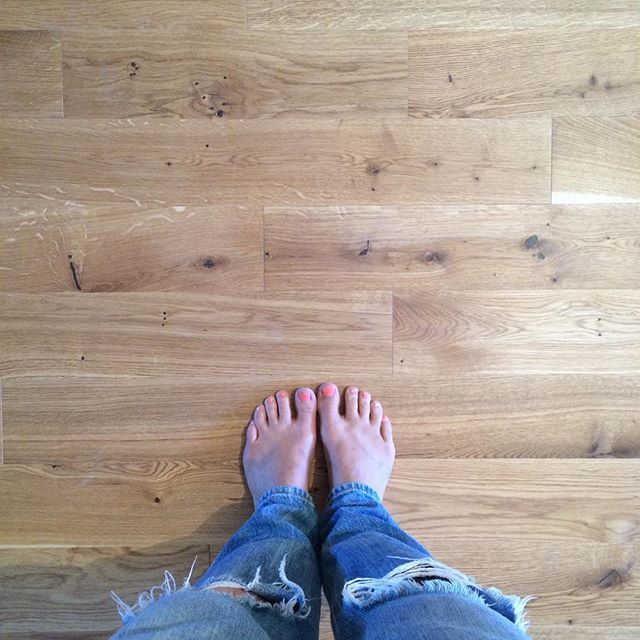 Robyn Doolittle's feet
