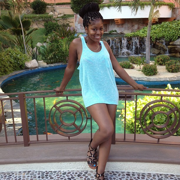 Roshanda Hill's feet