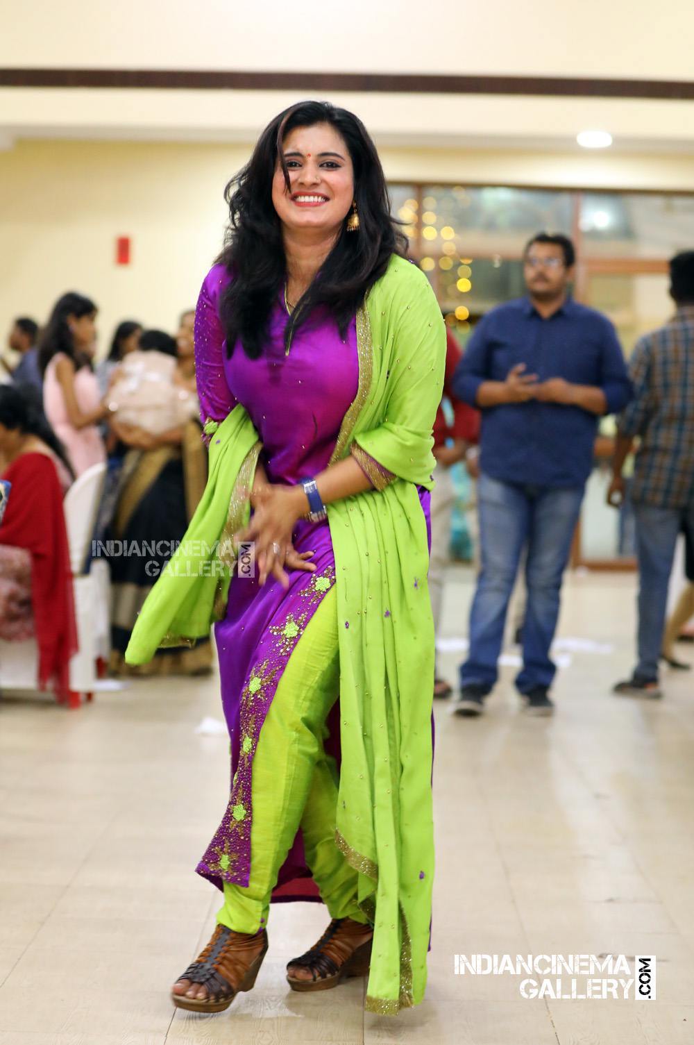 Roshna Ann Roy's feet
