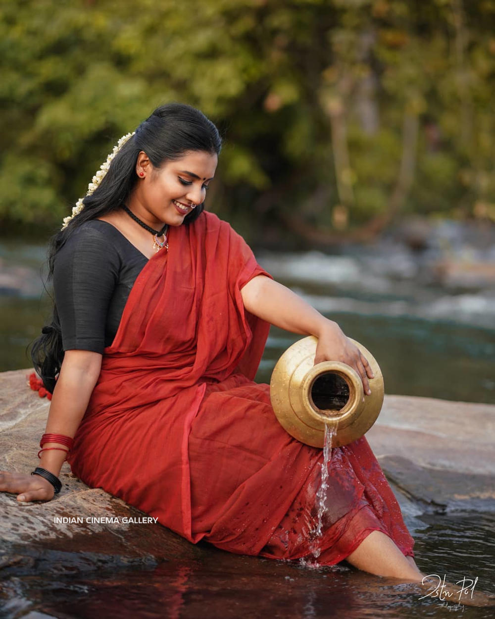 Roshna Ann Roy's feet