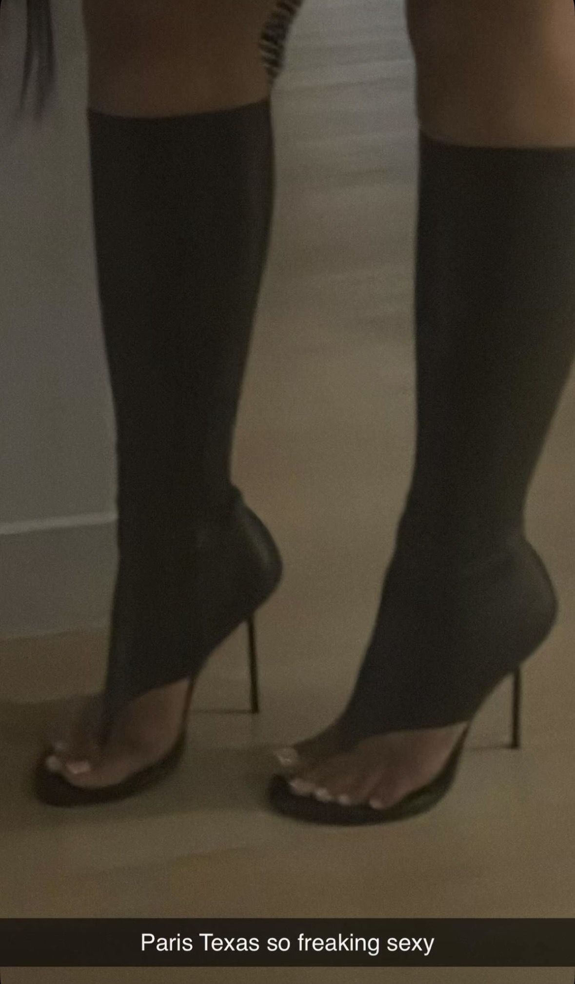 Rubi Rose's feet