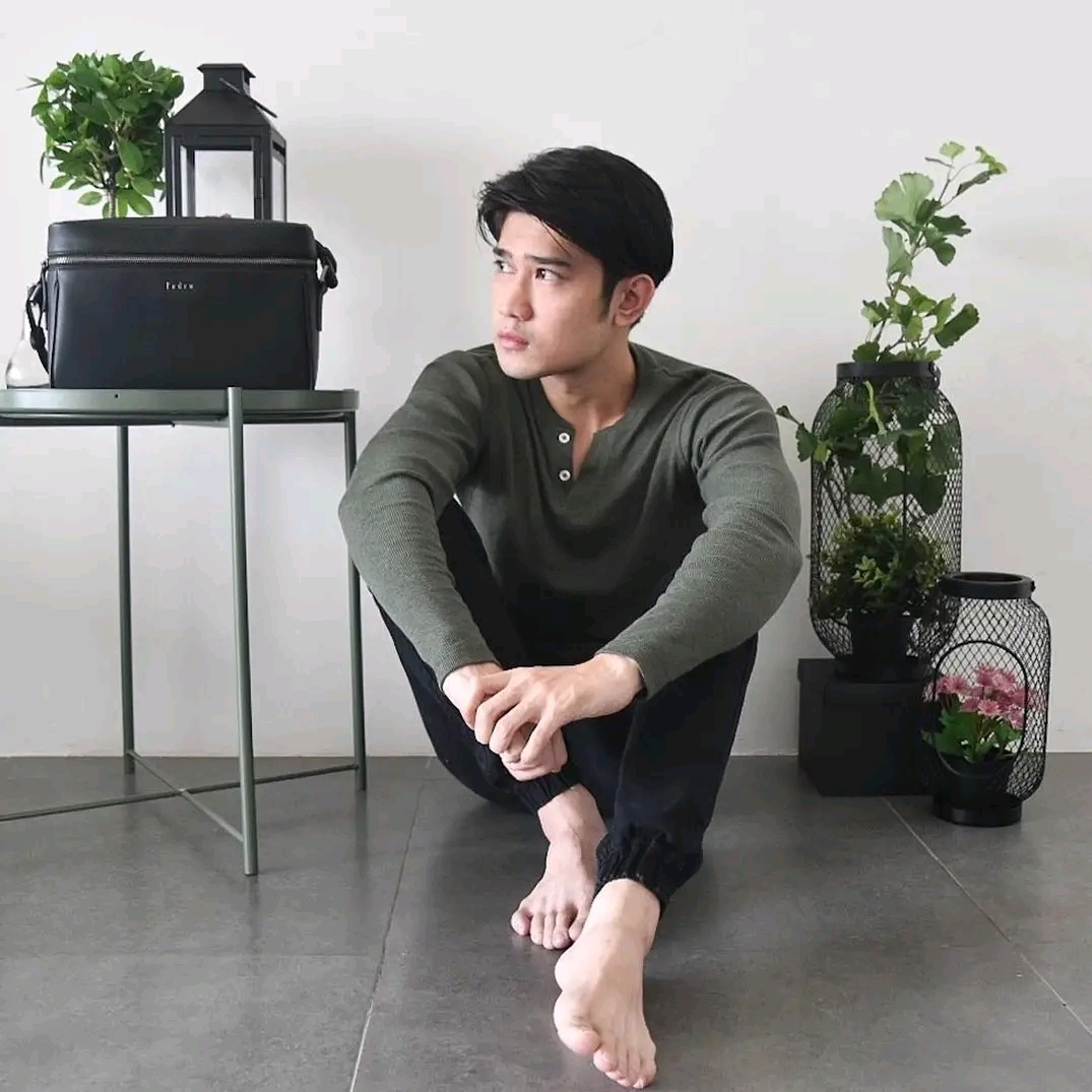 Saiful Lufias's feet