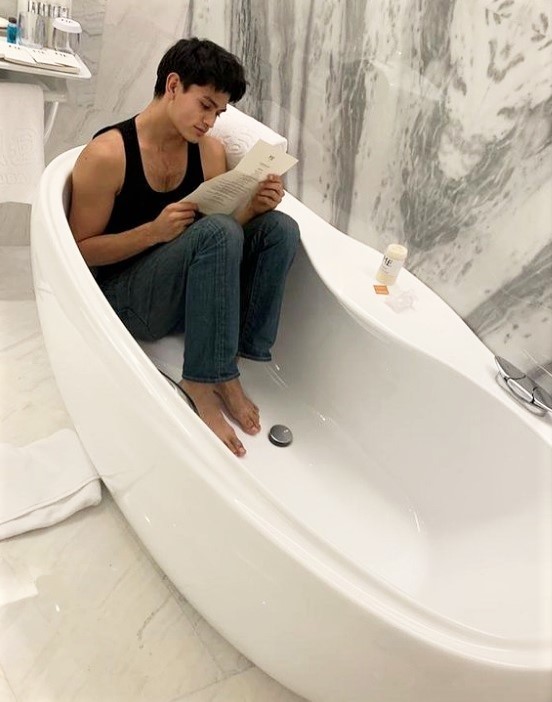 Sakua Kambong's feet