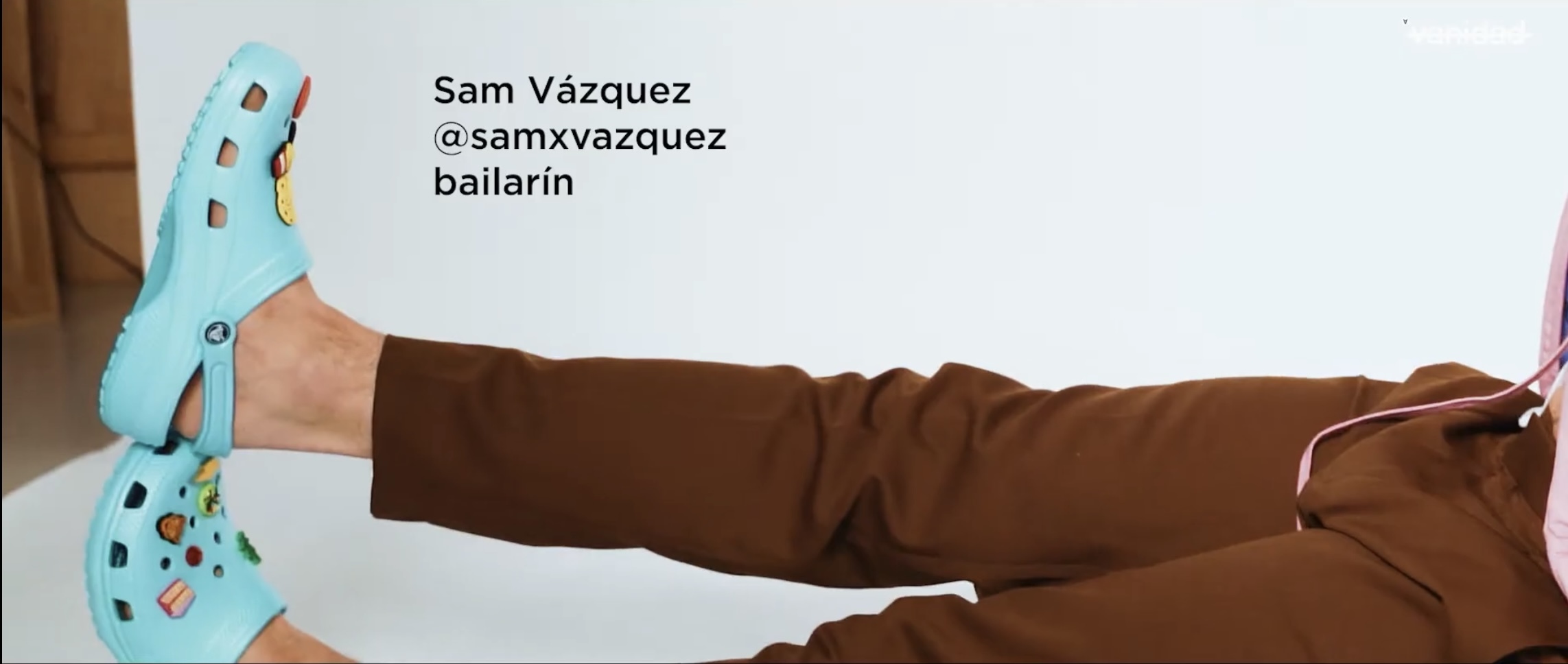 Sam Vázquez's feet