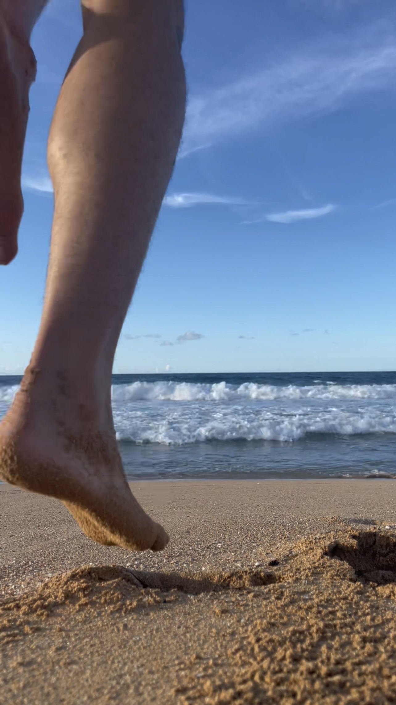 Sam Vázquez's feet