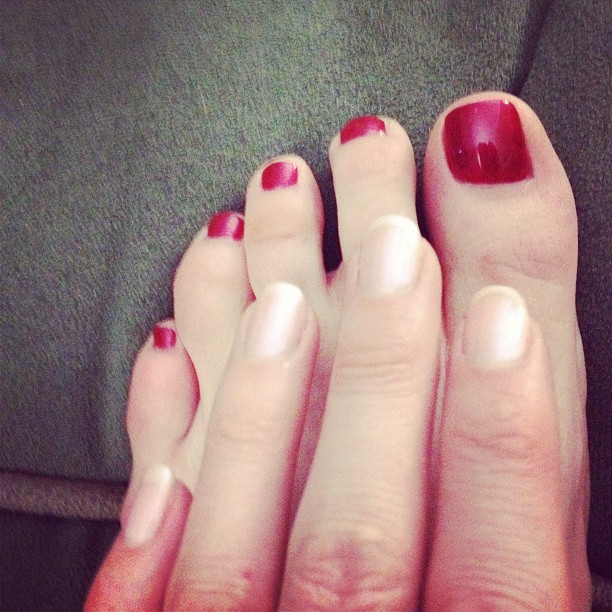 Samantha Ryan's feet
